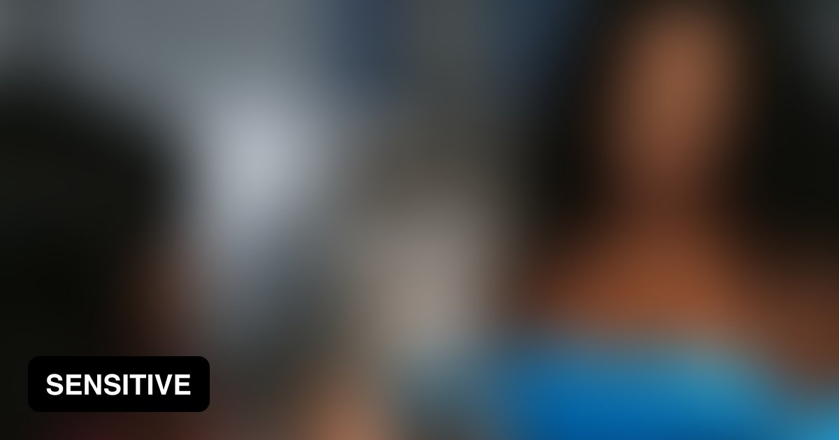 MAY HASHIRA AND BRIANNA MOORE - 9GAG