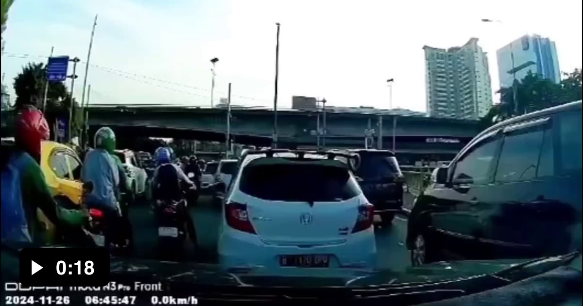 This Wuling (Baojun) Car barely got dented after being T-boned by a ...
