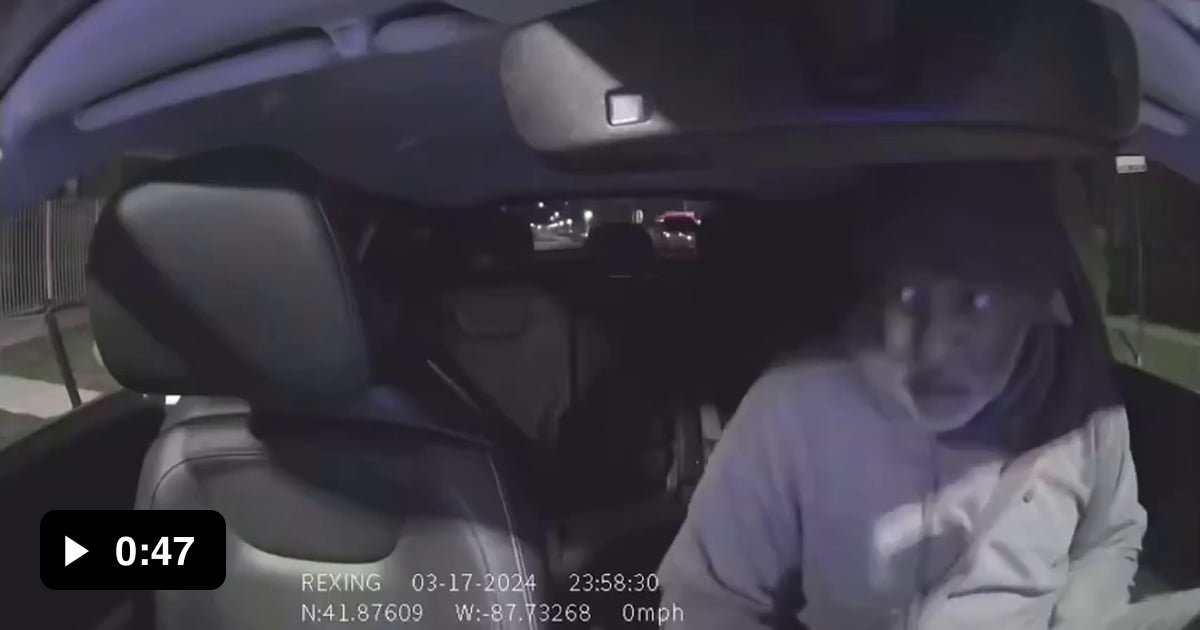 Women casually puts Uber drivers life in danger - 9GAG