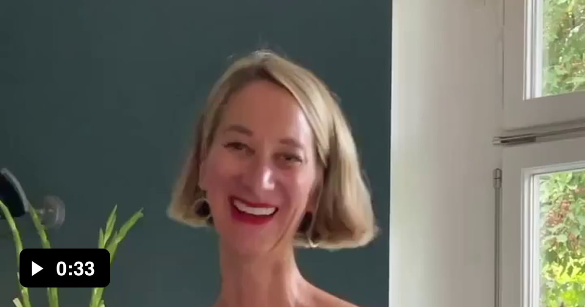 Of this lady's neck - 9GAG