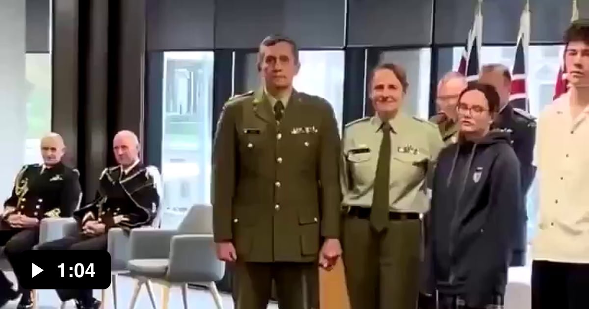 Strange way to honour new Chief of Army - 9GAG