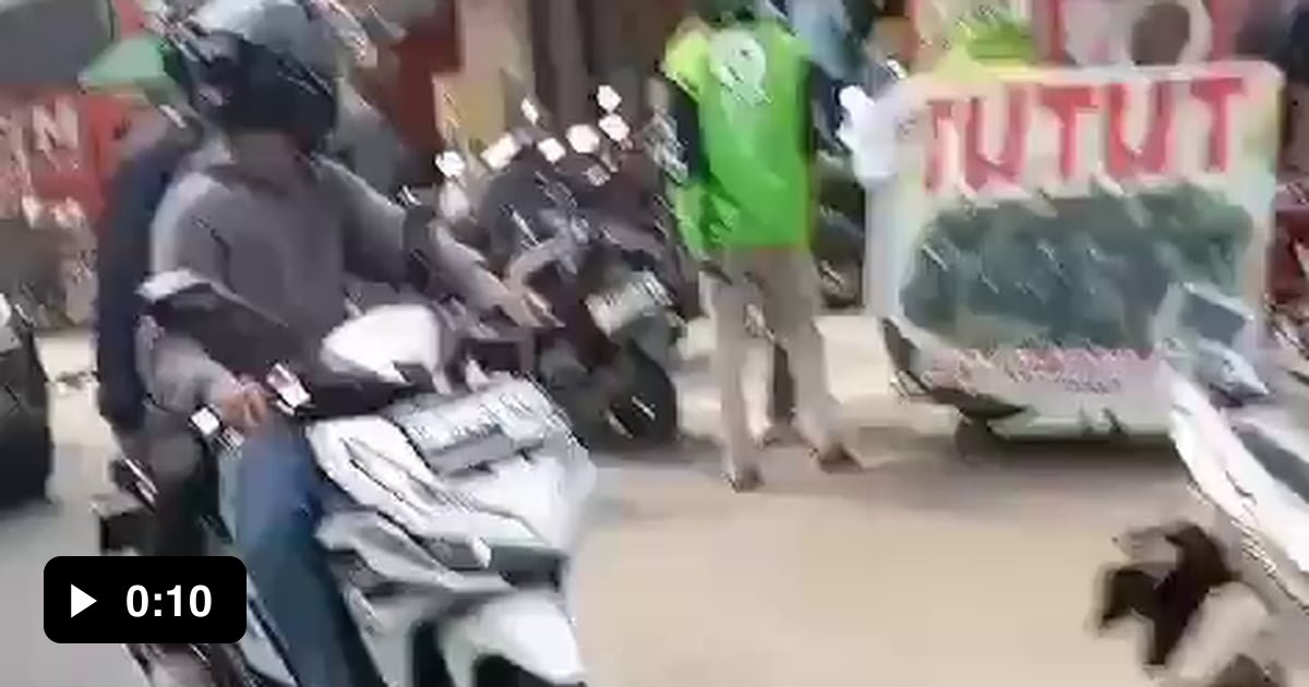 Diduga 'mata elang' atau debt collector menendang seorang driver ojek ...