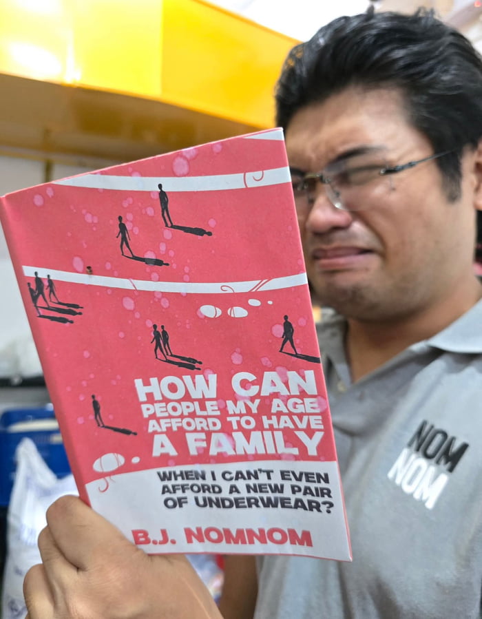 I am in this photo and I do not like it. . . - 9GAG