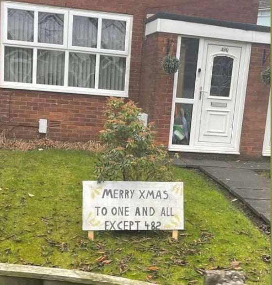 Screw that house in particular (Yes I stole it) - 9GAG