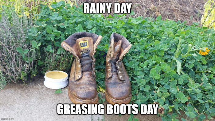 These boots are made for working... Bought these bad boys in 1995, 1 kg ...