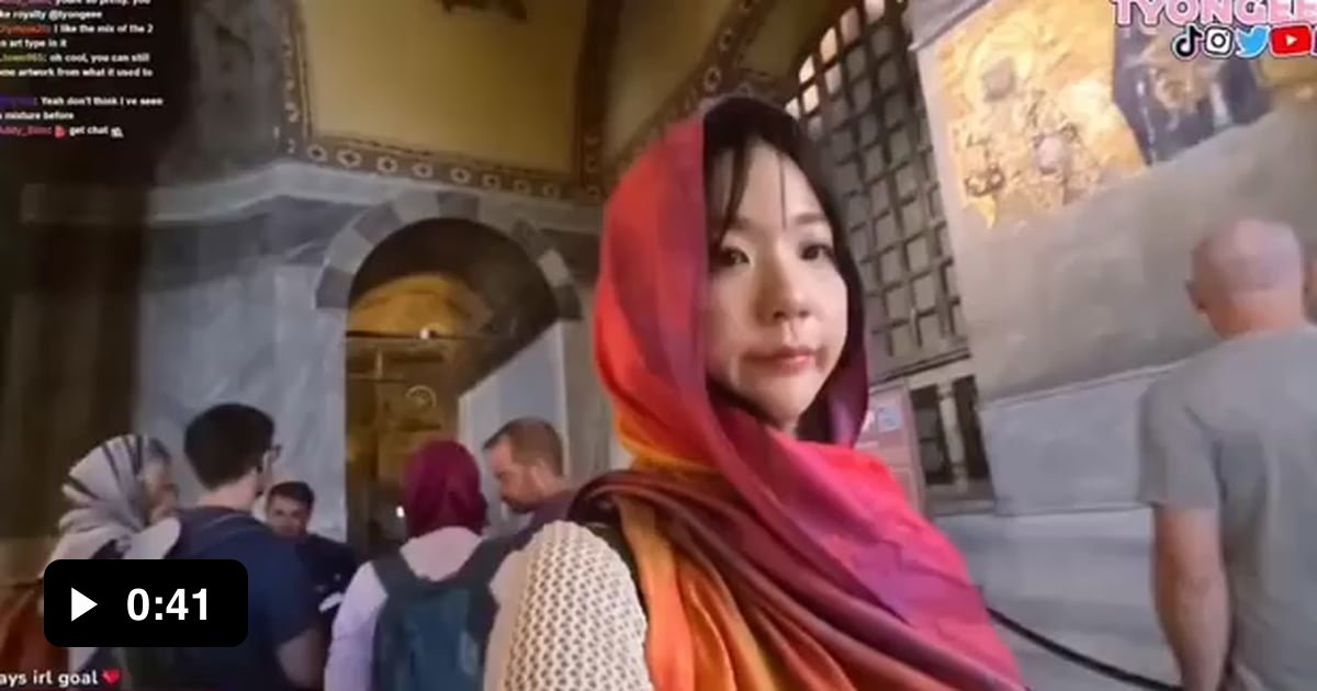 A Korean vlogger found out that the peace sign is viewed differently in Turkey. - 9GAG
