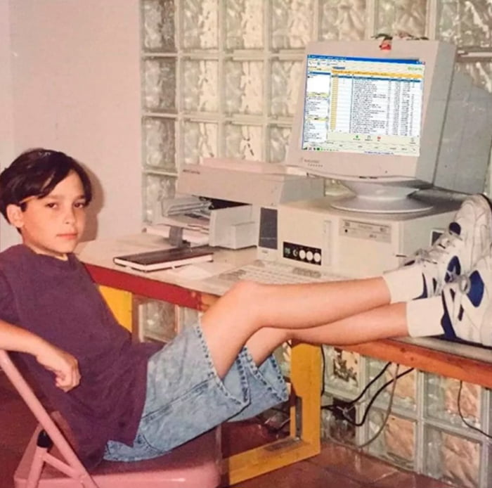 Me, destroying the family PC with Limeware - 9GAG