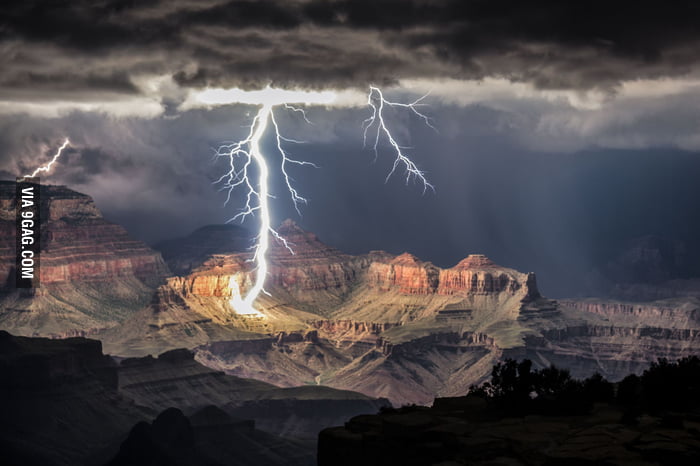 The Grand Canyon being lit by just lightning - 9GAG