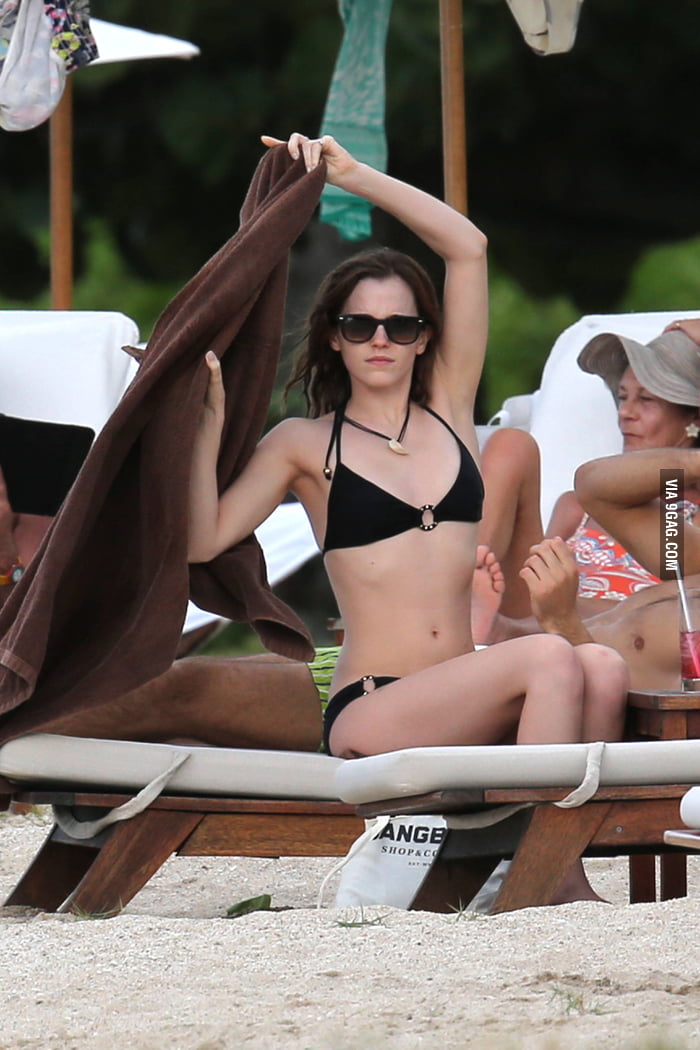 Emma Watson Beach Day - 9GAG