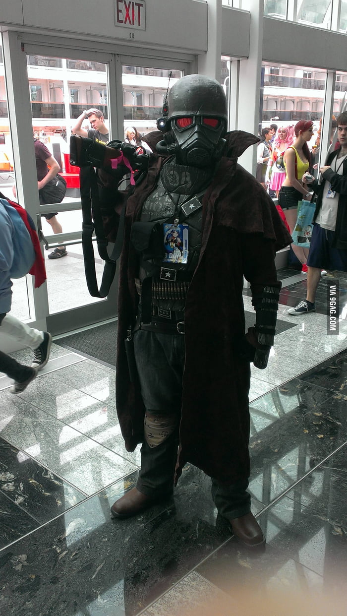 Fallout Cosplay done right - 9GAG