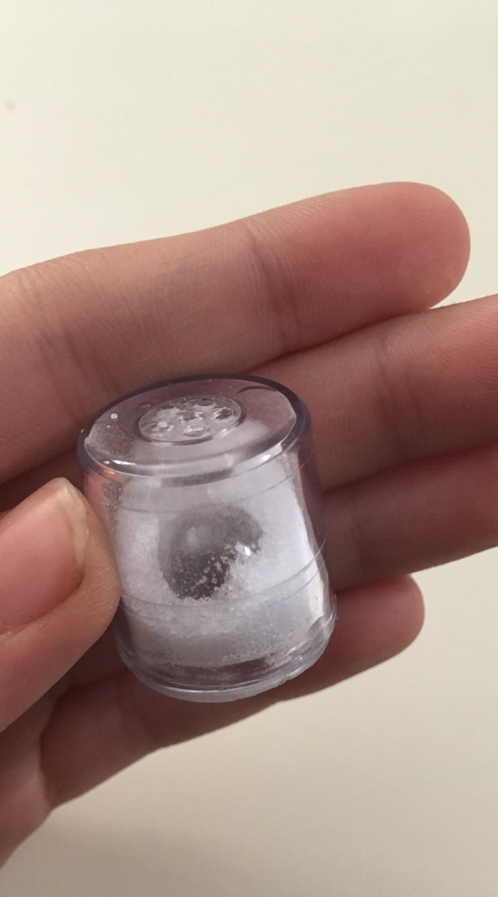 This tiny salt shaker that holds half as much as it should - 9GAG