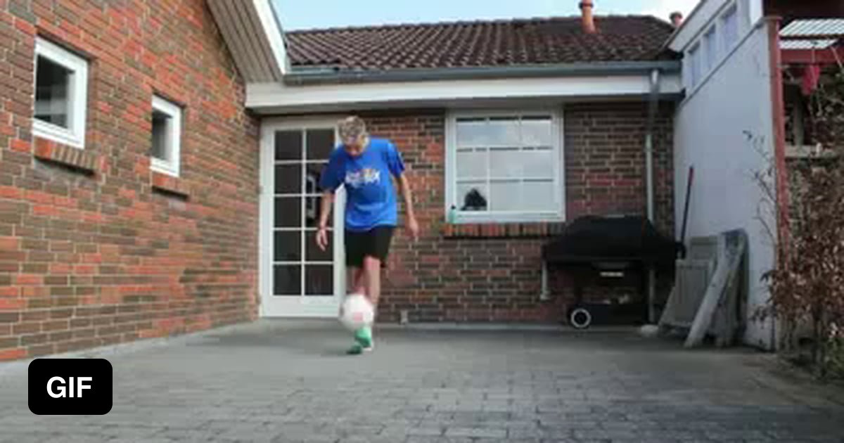 Fancy footwork - 9GAG