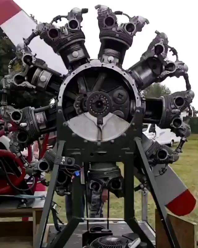 Star engine 9 cylinders - 9GAG