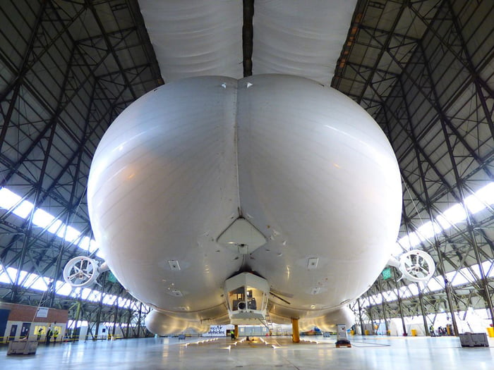 The Worlds Largest Aircraft Is Dumb Thicc 9gag 5036