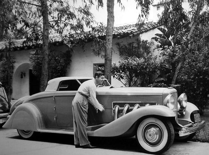 Clark Gable with his new 1935 Duesenberg Roadster - 9GAG