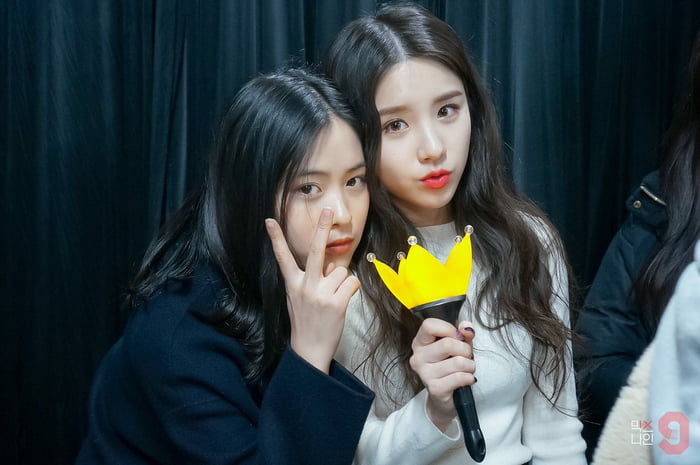 Ryujin & Heejin - 9GAG