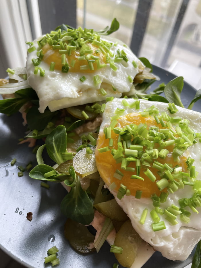 Egg sandwich with peakle and spring onion - 9GAG