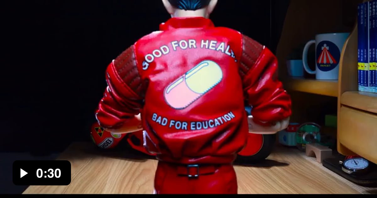 Incredible stop motion of iconic motorcycle scene from Akira - 9GAG