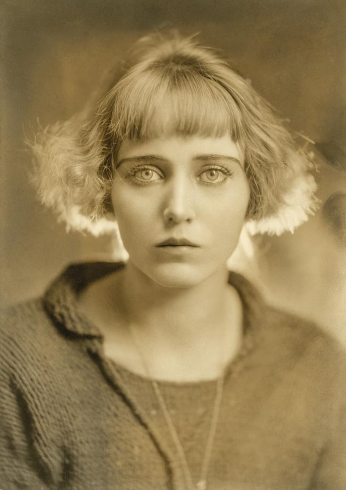 María del Carmen Mondragón Valseca (also known as Nahui Olin), Mexican ...