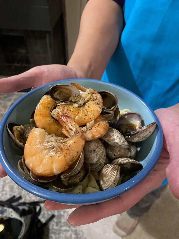 Fresh Fettuccine with Seafood - 9GAG