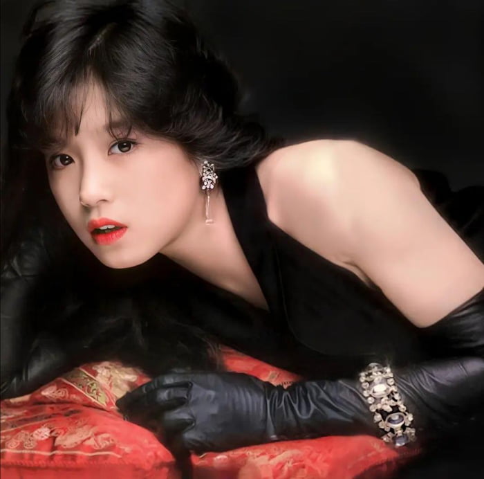 Japanese Singer Akina Nakamori (中森明菜), 1980s. - 9GAG