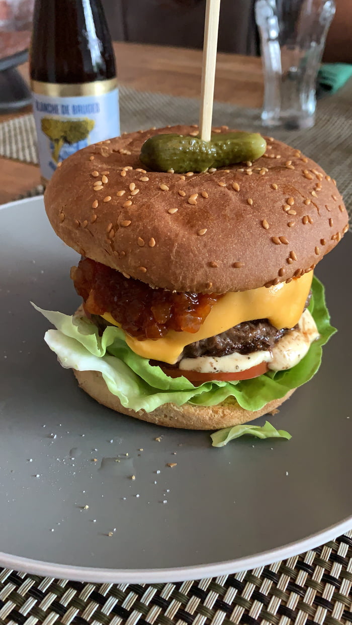 Homemade Borgir, with the pickle on top - 9GAG