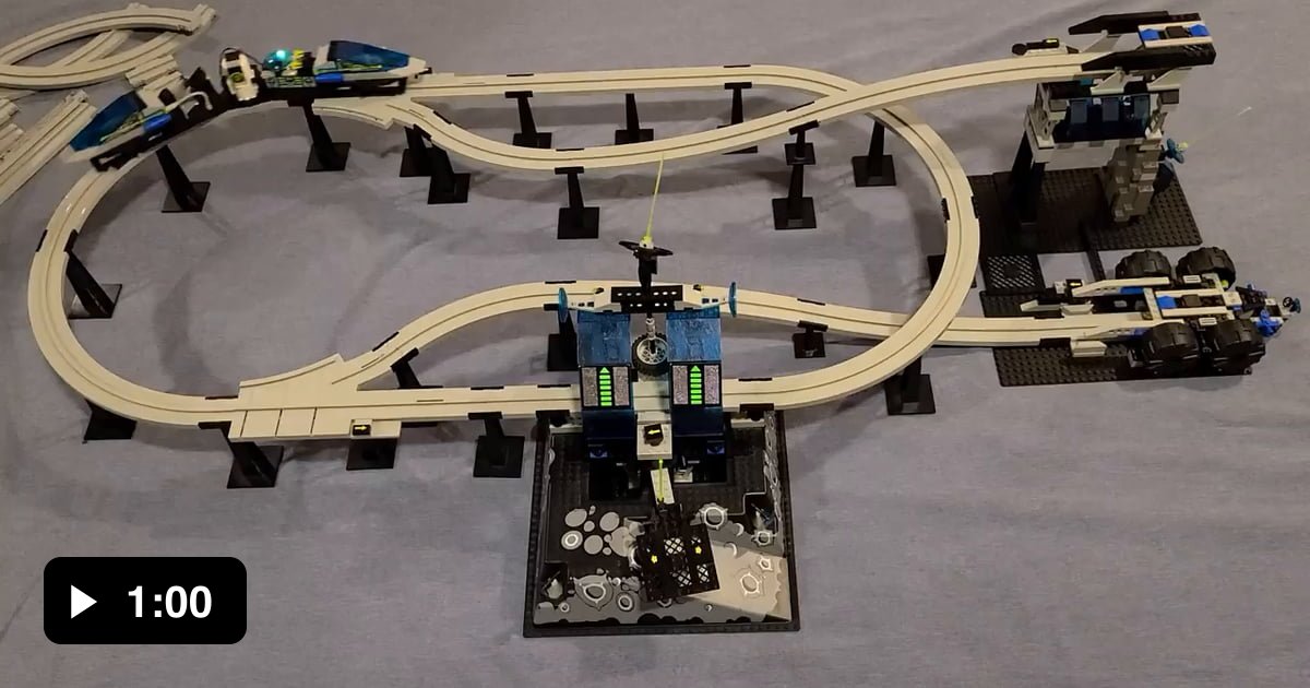 Lego 6991 - Monorail Transport Base has been rebuilt! - 9GAG