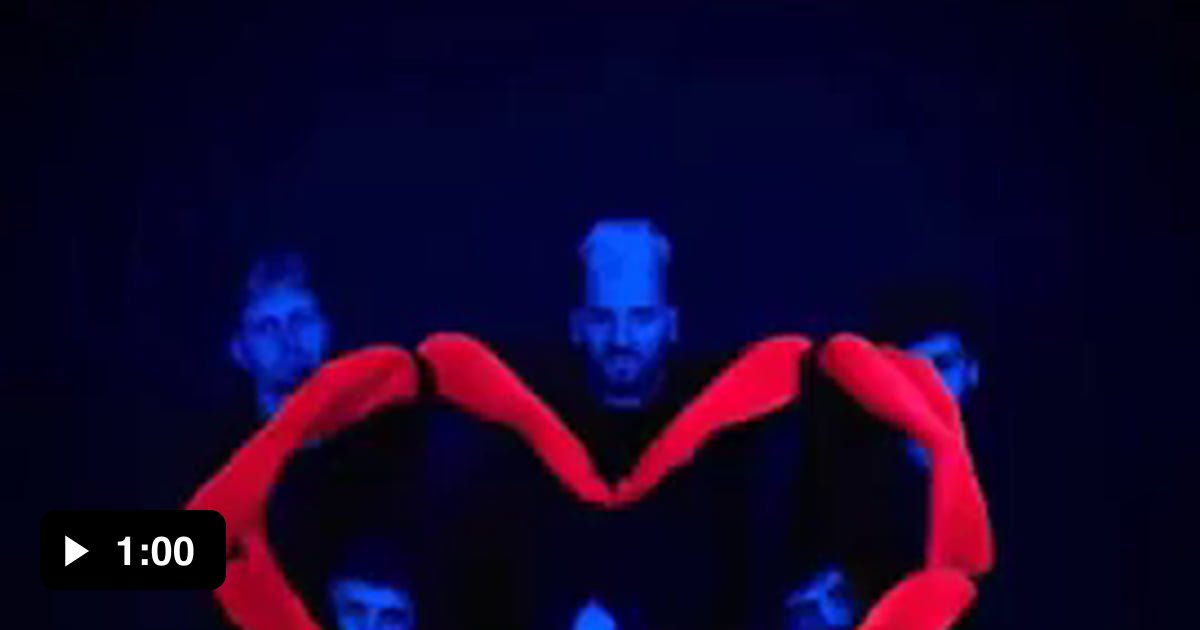 Coordinated dance moves - 9GAG