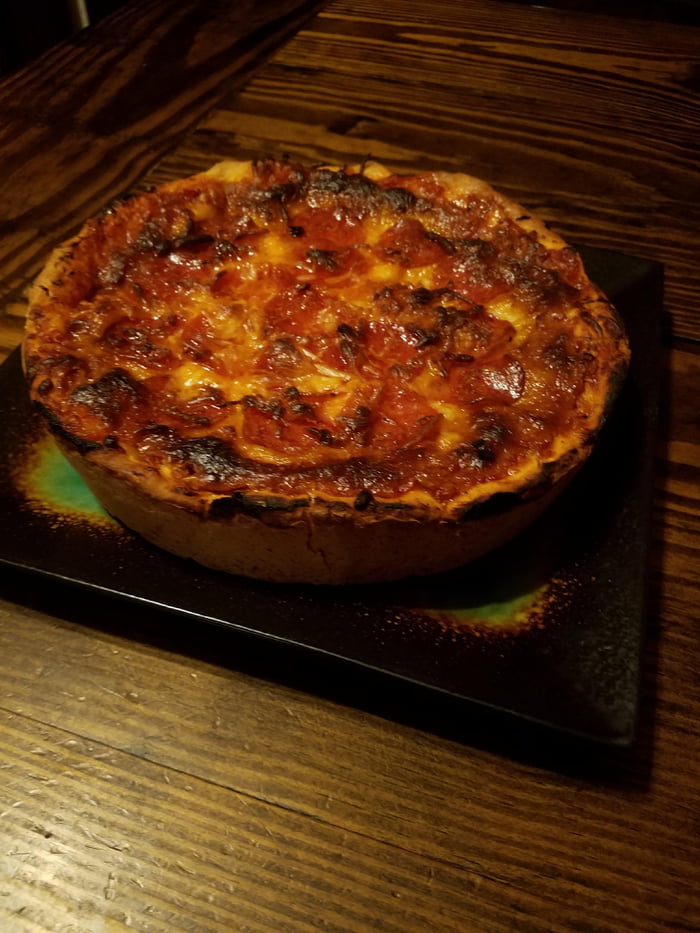 Deep Dish Pizza - 9GAG