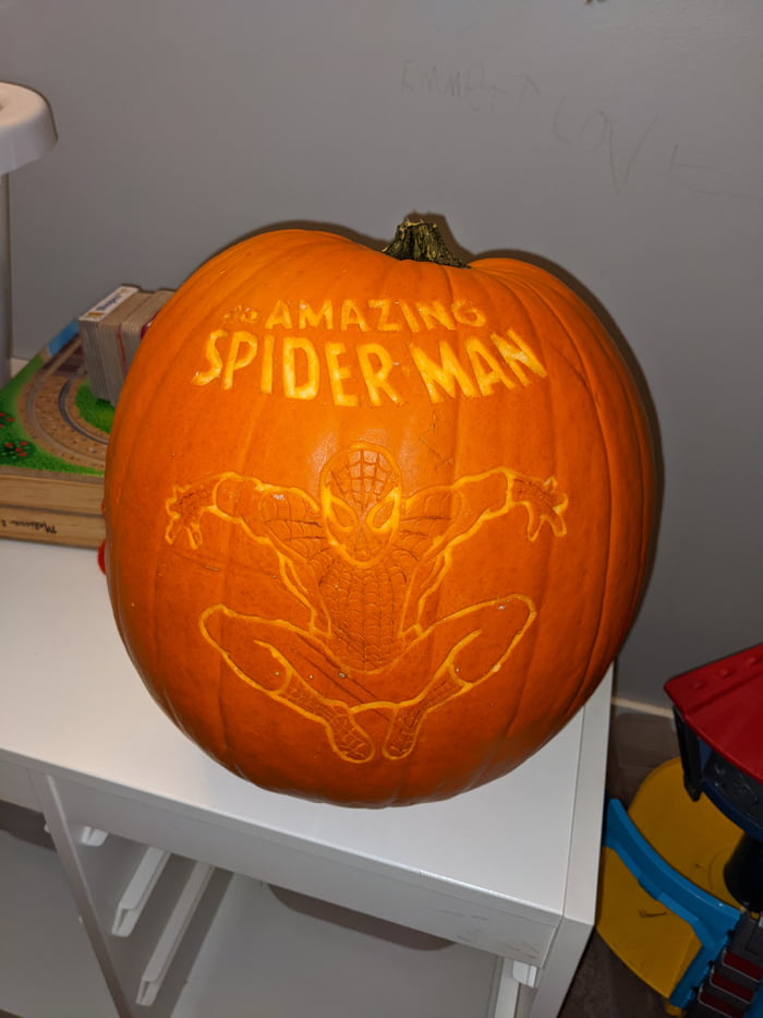 Spidey pumpkin - 9GAG