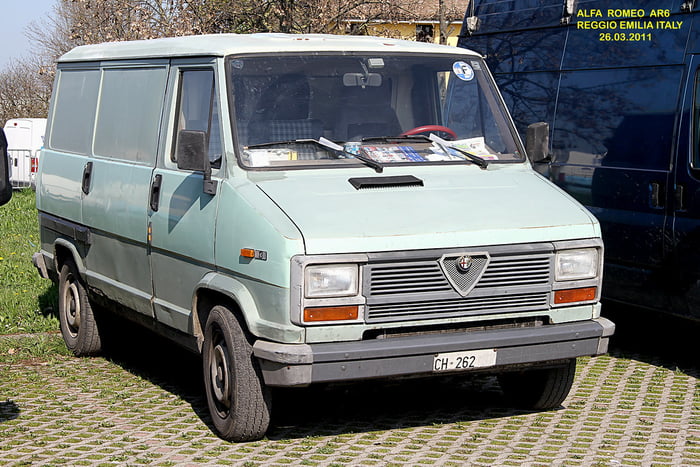 Alfa Romeo AR6 - 9GAG