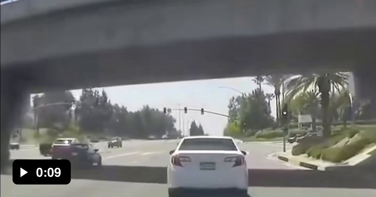 Dodge : "Right, imma reverse" - 9GAG