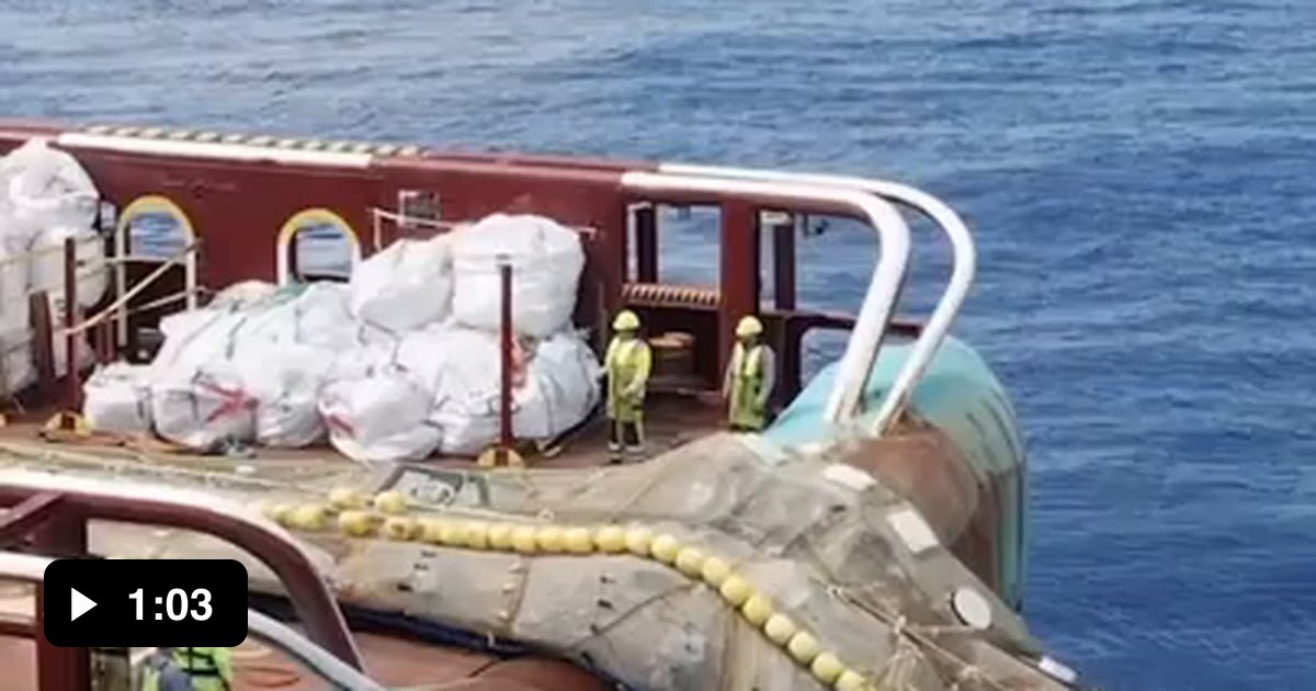 Plastic garbage in ocean caught in a trap - 9GAG