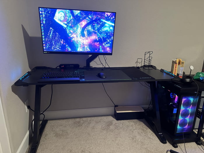 Finally made a computer setup, real happy to have a dedicated productivity station - 9GAG
