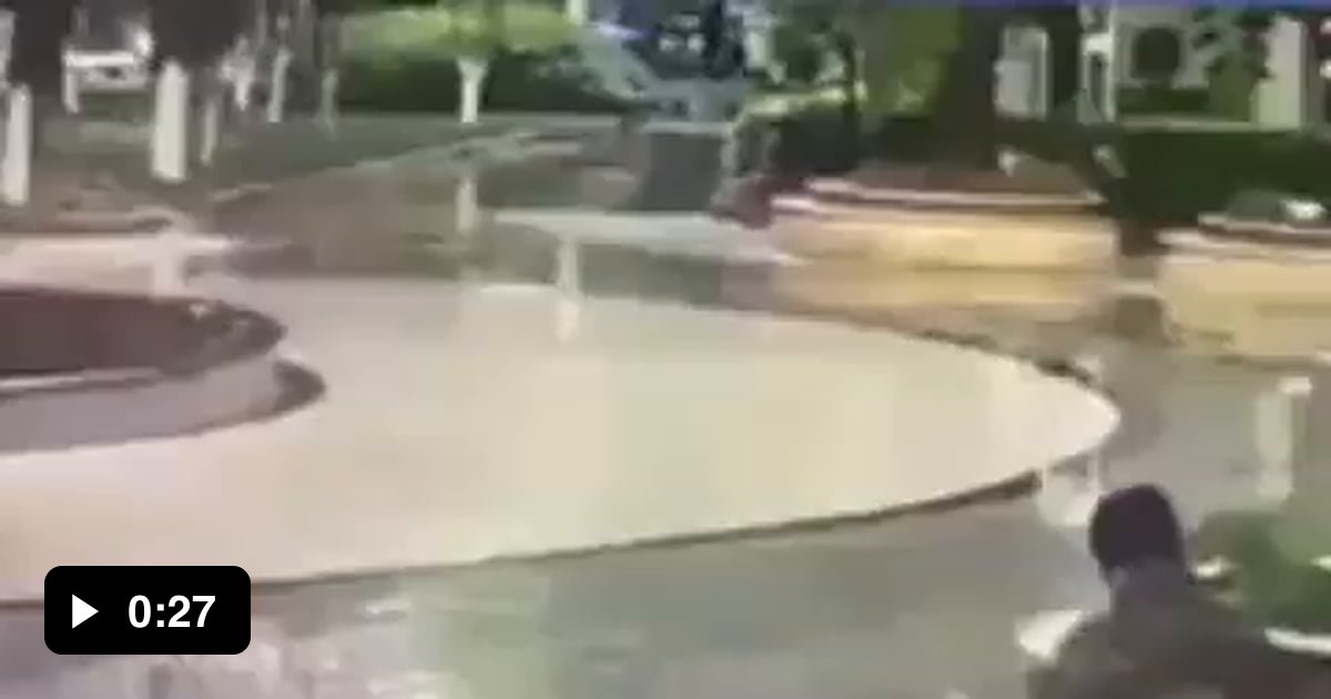 Walking zombie - 9GAG