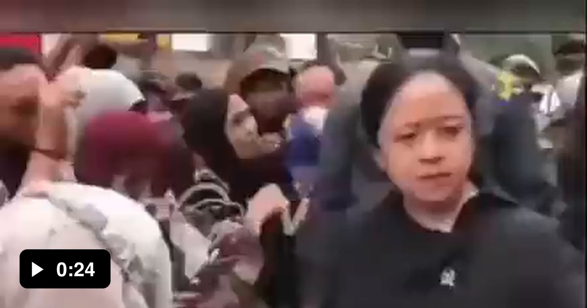 Mana passion untuk wong ciloknya.. nanti hujan lhoooo - 9GAG