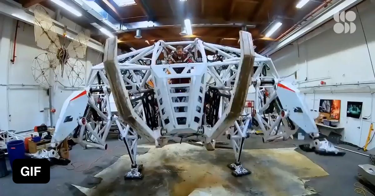 “Prosthesis” Mech by Exosapiantech is a non-automated exoskeleton that ...