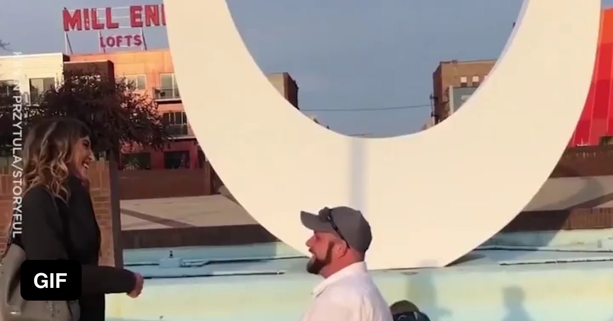 And that's why you never bring your kids to proposal - 9GAG