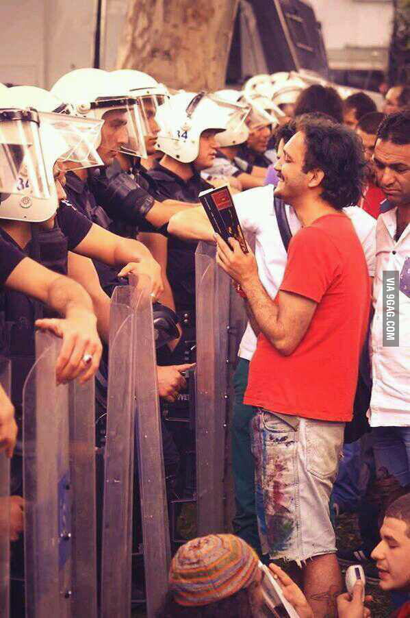 Meanwhile in Turkey - 9GAG