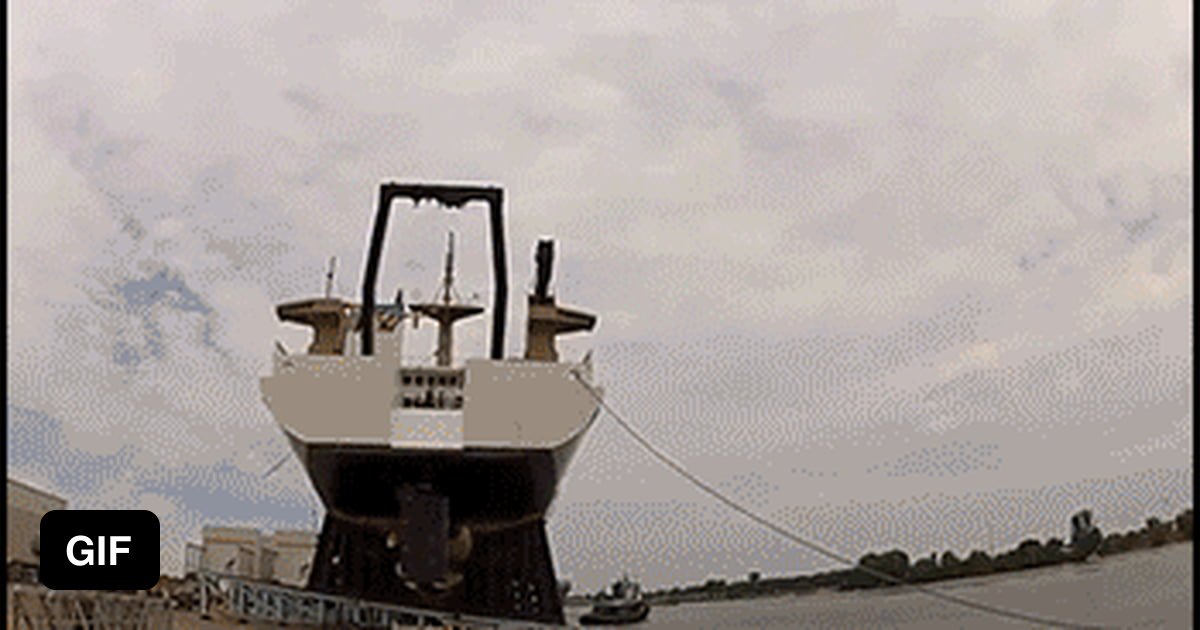 Ship launch fail ! - 9GAG