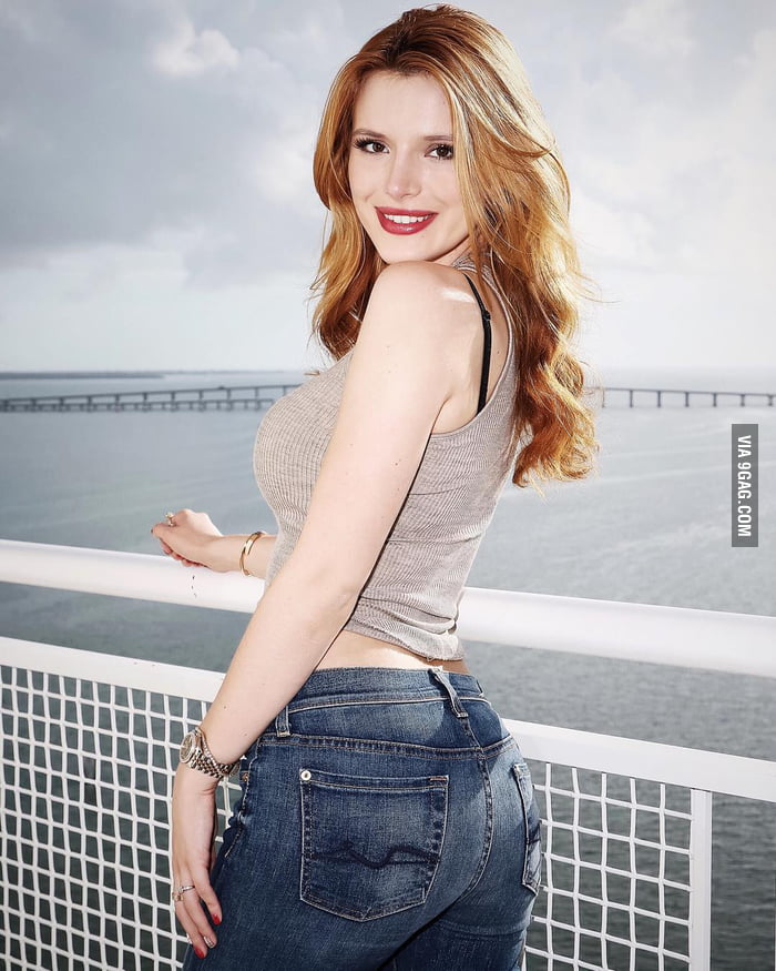 Bella Thorne - 9GAG