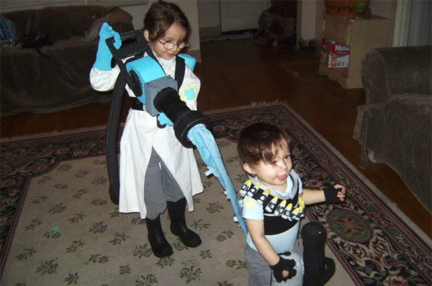 Mini medic + mini heavy from TF2 - 9GAG