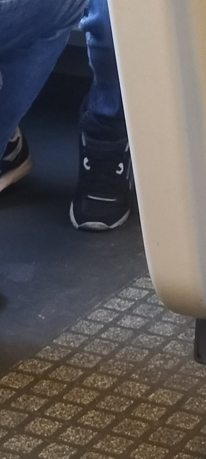 On the train. Noticed this guys angry shoe. "Dafuq is yo problem" - 9GAG