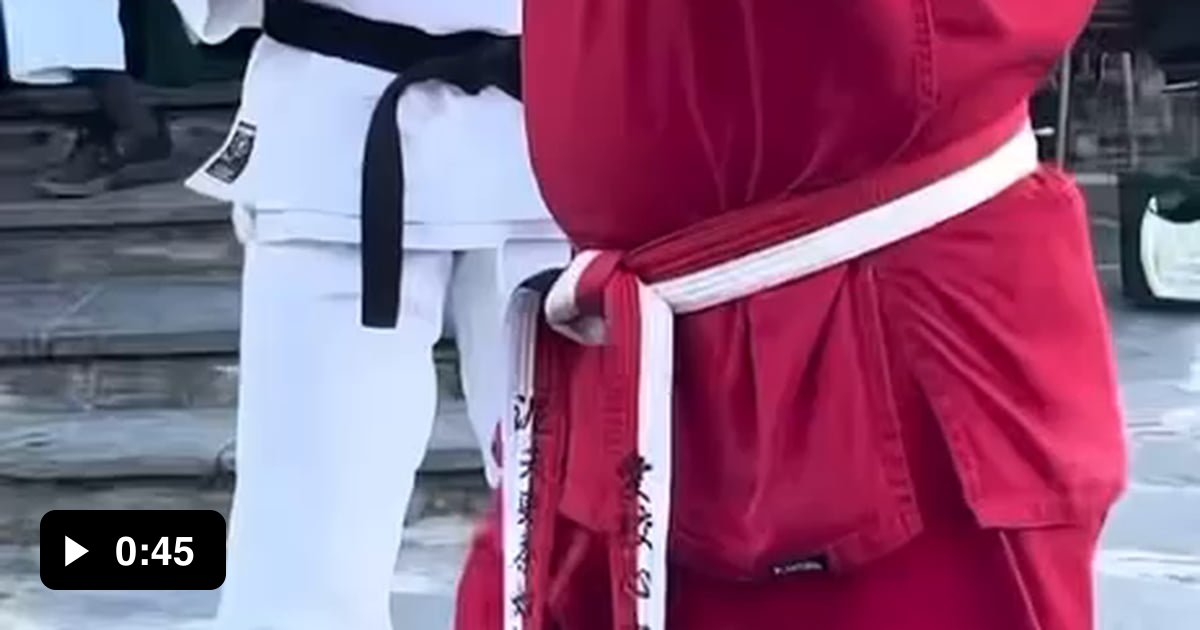 The art of Self-defence( knife) - 9GAG