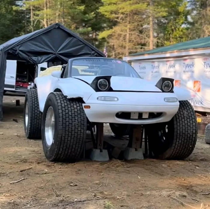 Miata with a threatening aura - 9GAG