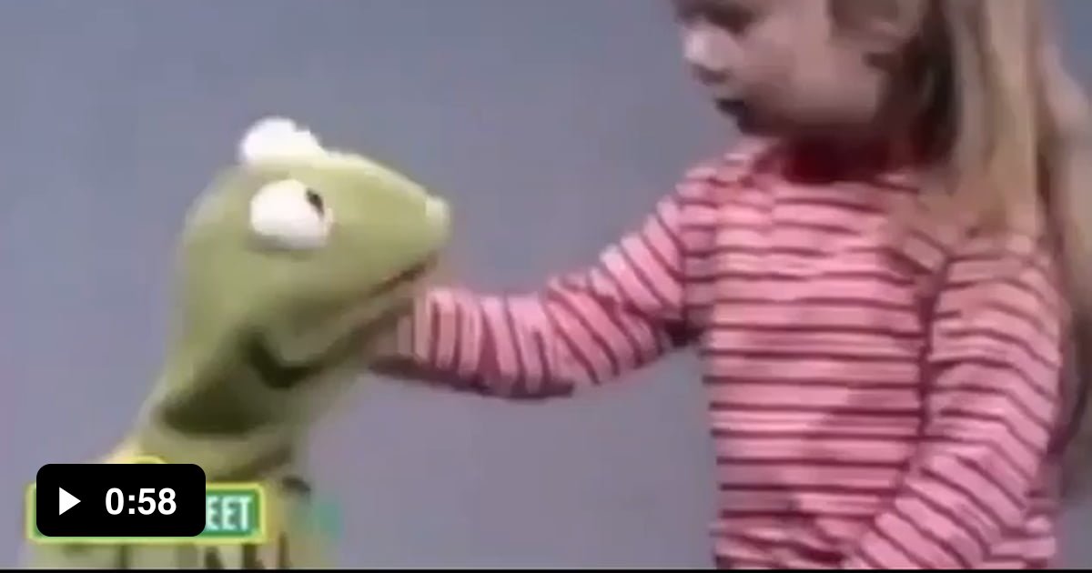 Kermit interrupted by the sweetest little girl during ABCs - 9GAG