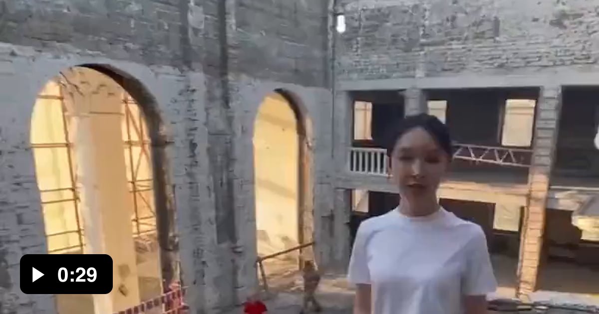 Chinese opera singer Wang Fang came to occupied Mariupol and sang the ...