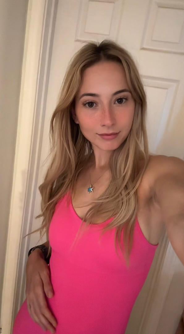 Feeling Cute In This Tight Pink Dress 💕 9gag