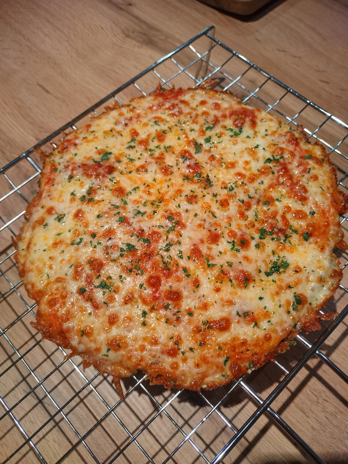 No crust, thanks. - 9GAG