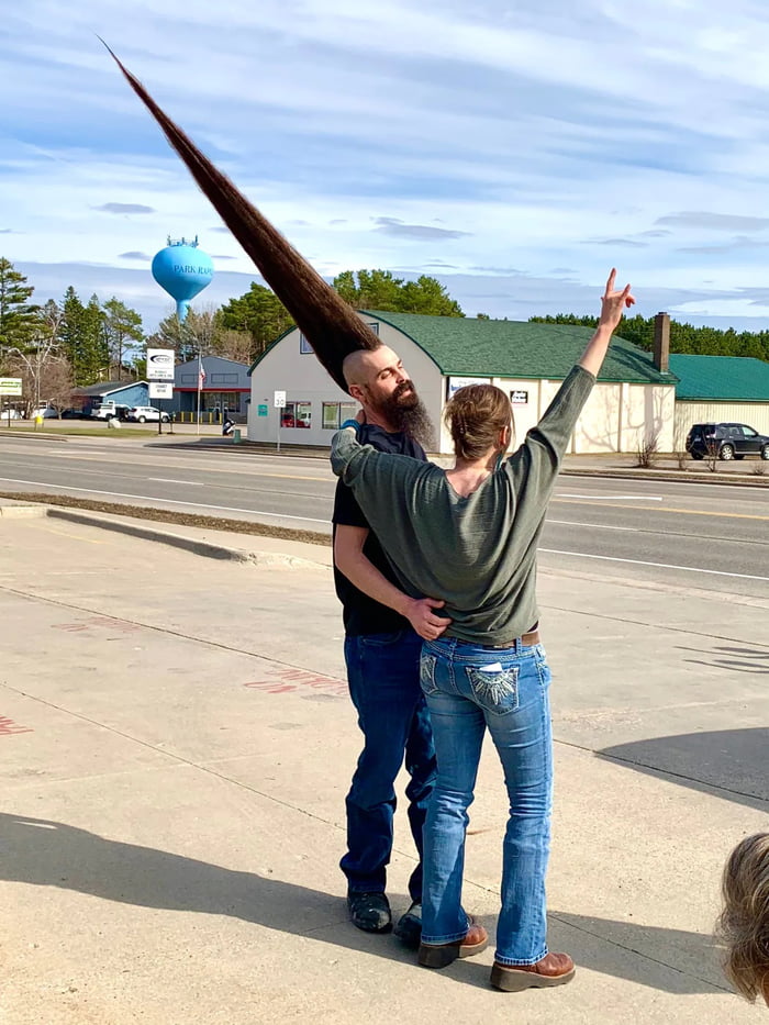 The Guinness record for the world's tallest mohawk - 9GAG